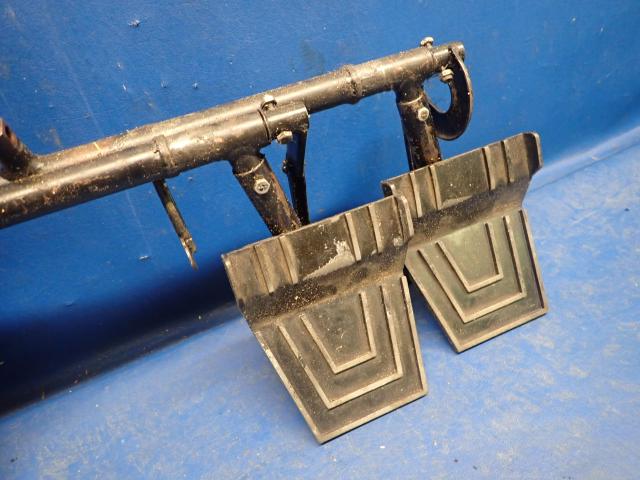 Cessna . DUAL BRAKE & RUDDER PEDAL BAR